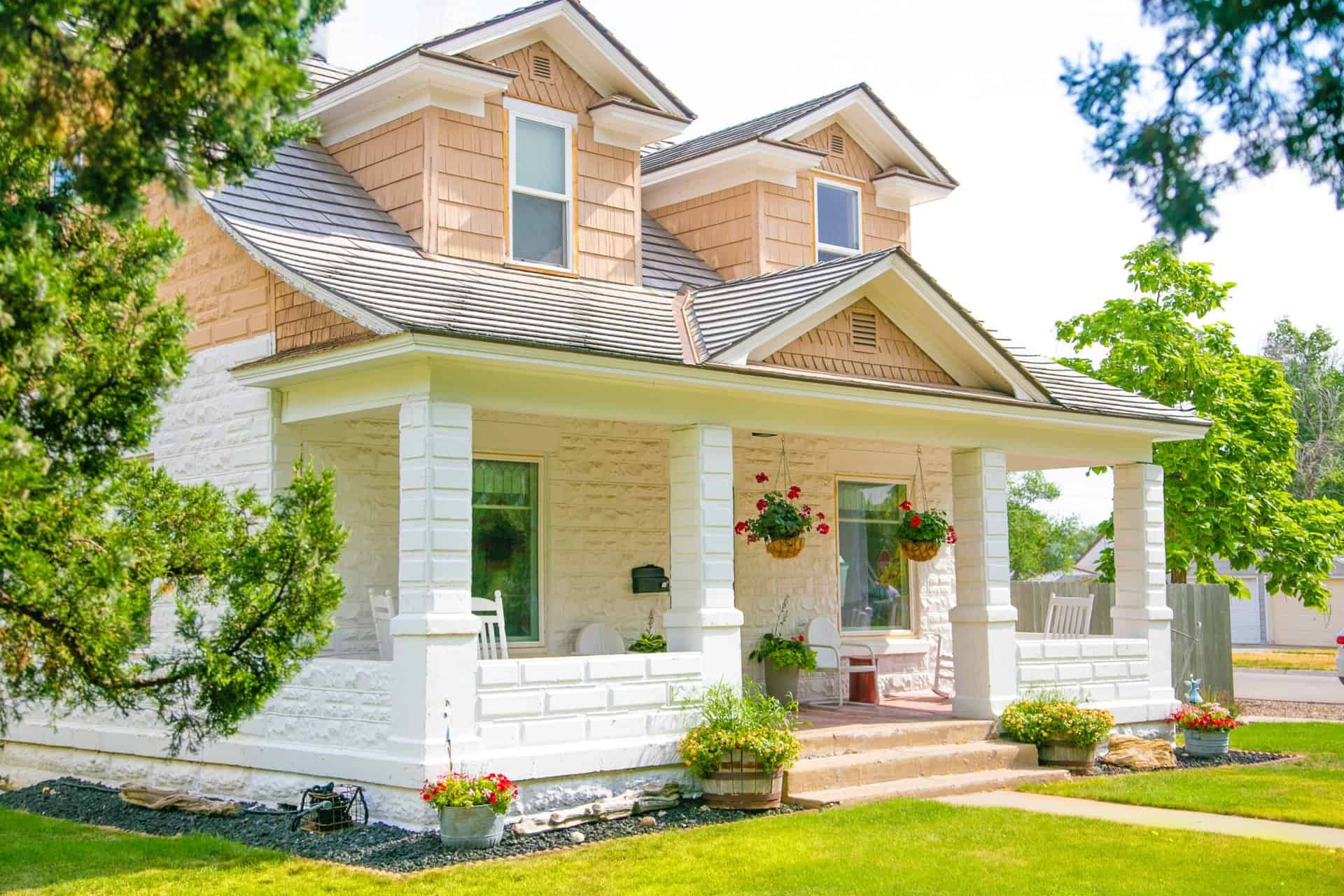Bee Roofing & Exteriors | Your Roofing and Exterior Experts