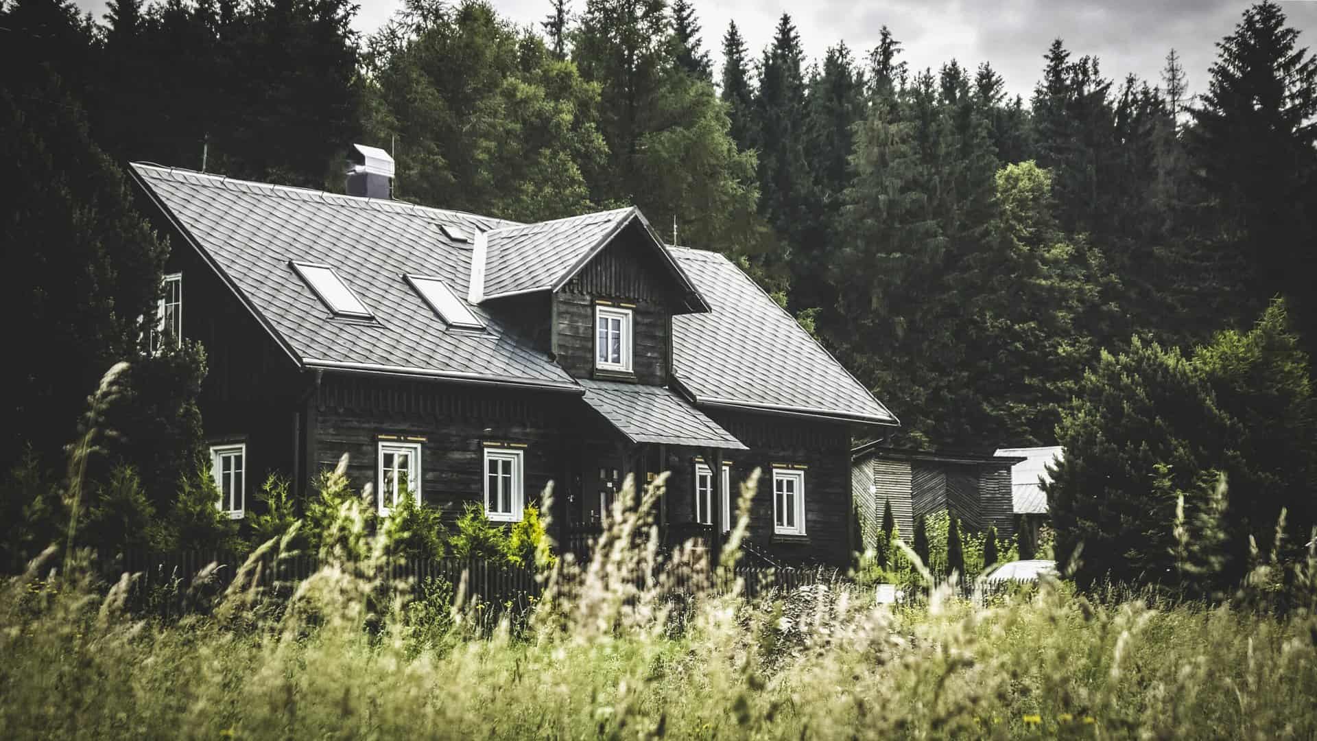 About Bee Roofing & Exteriors | Trusted Roofing Experts
